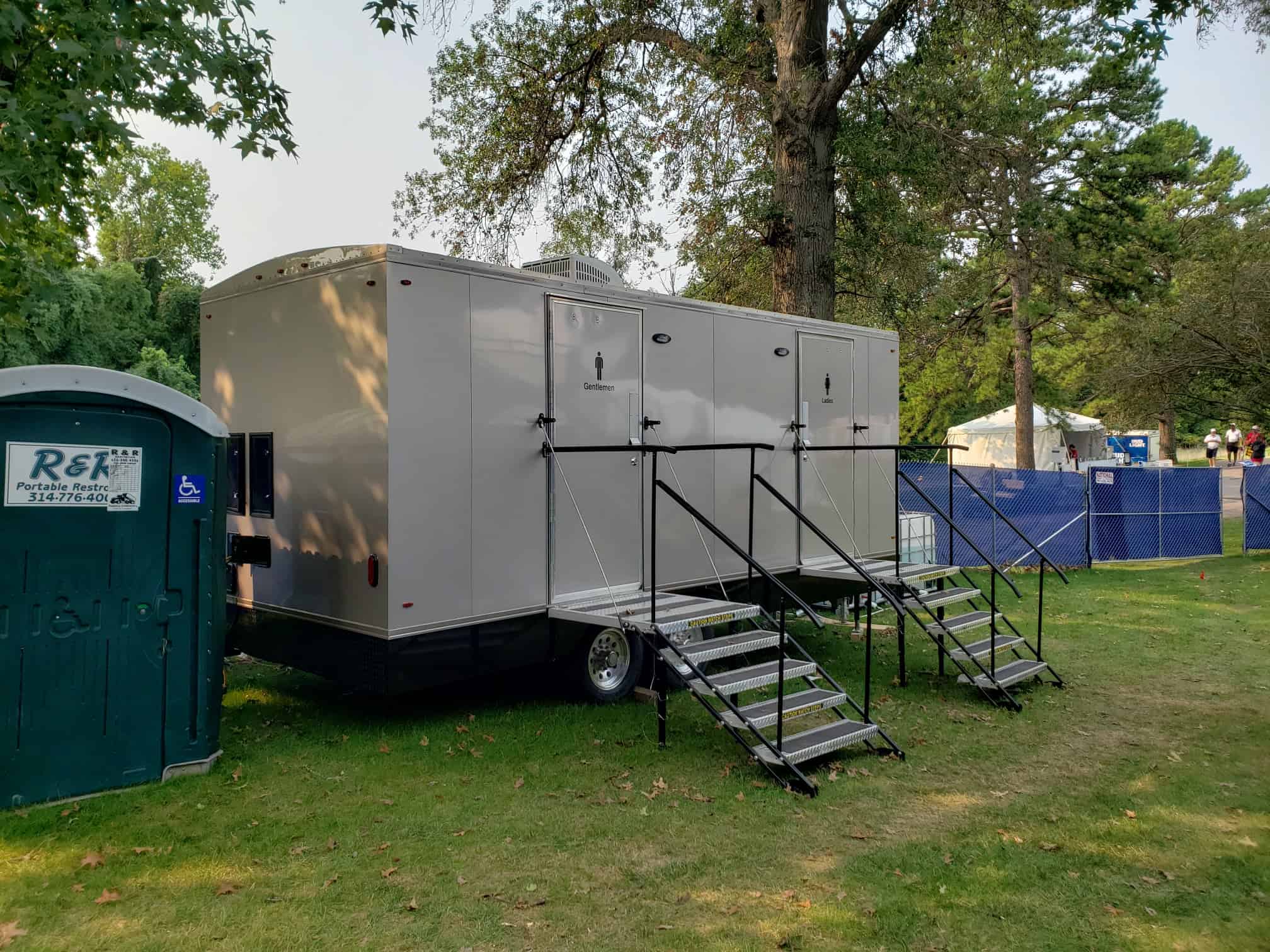 Luxury Restroom Trailers | R&R Sanitation
